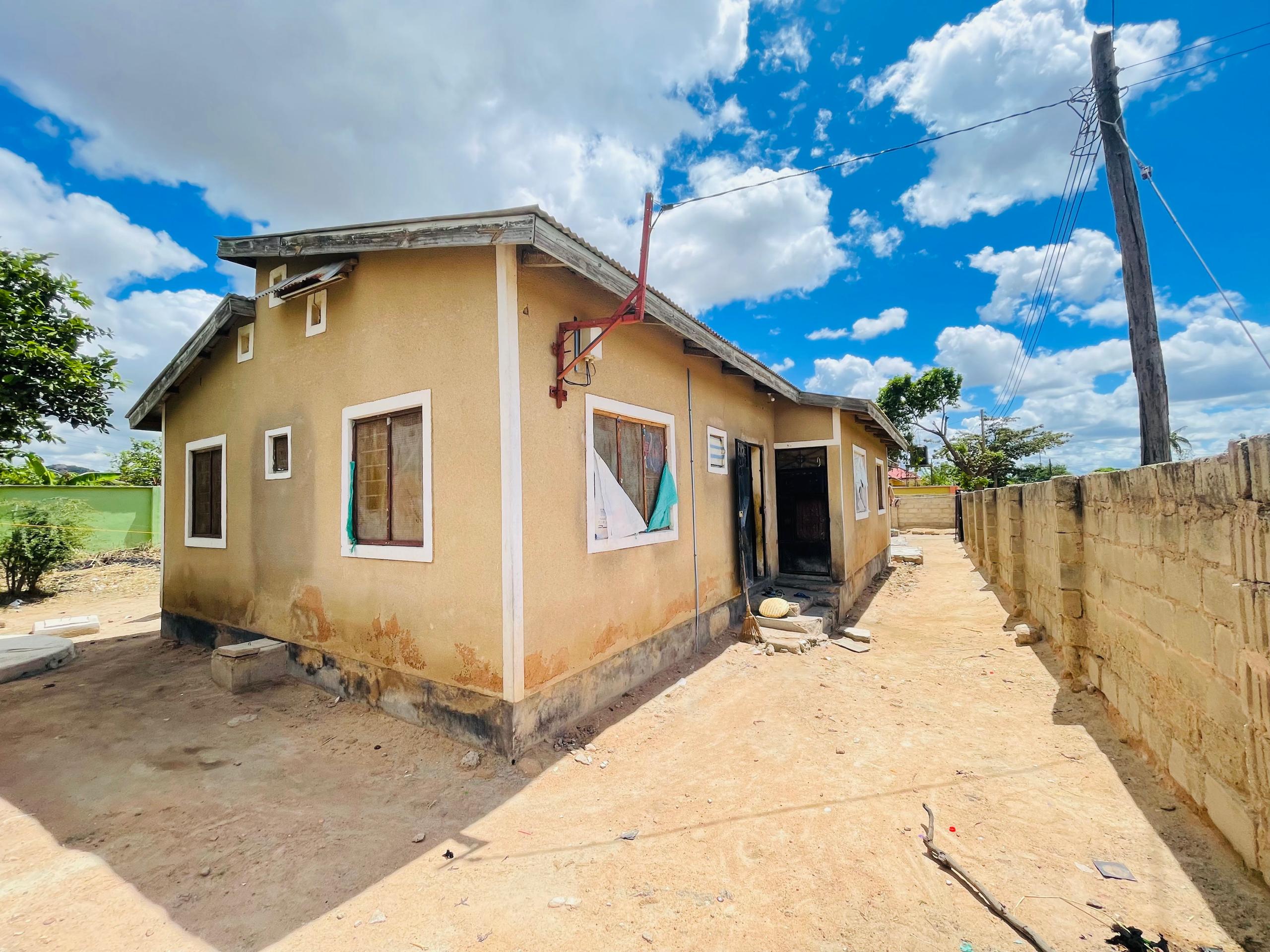 12 Bedroom House in Chamwino, Dodoma | Mswano
